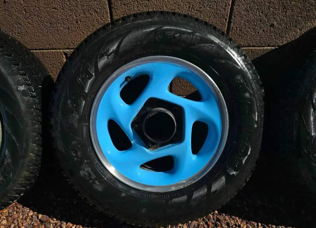 Suzuki Geo Tracker OEM Wheels and Tires