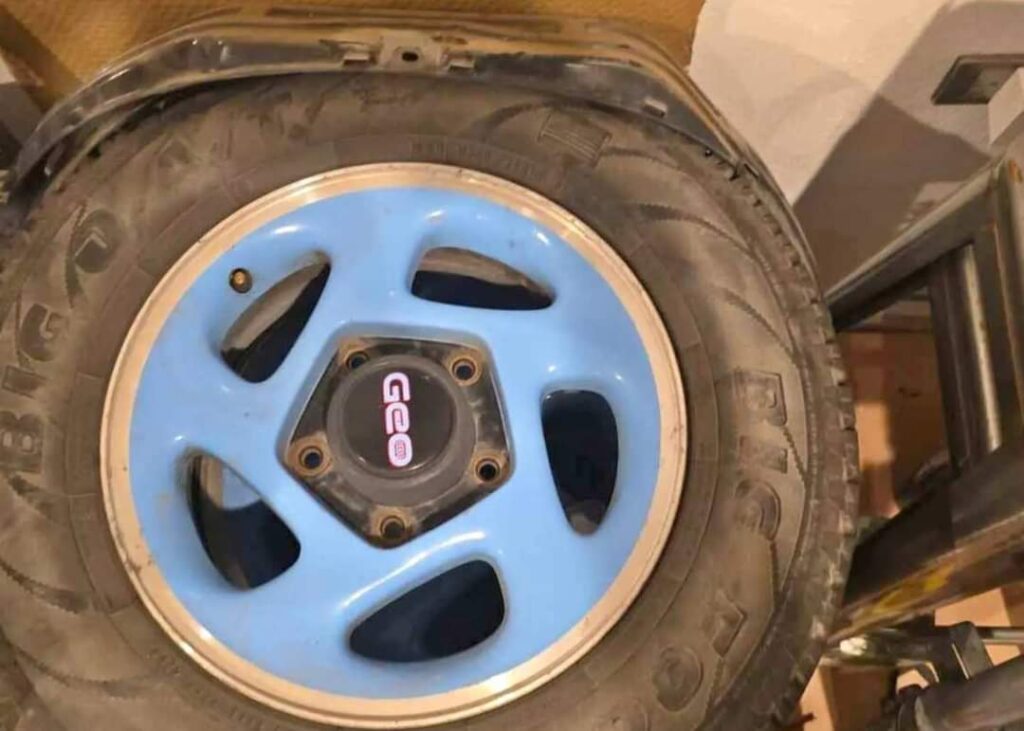 Suzuki Geo Tracker OEM Wheels and Tires